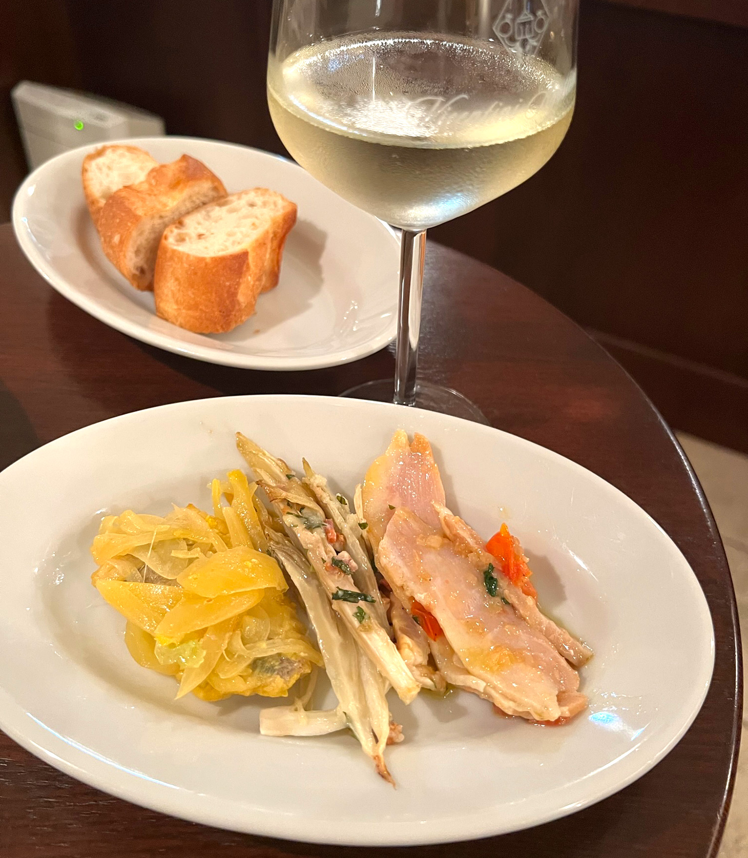 銀座「オステリア ダ アダ」ワイン260円～！ヴェネチア旅行気分が楽しめる立ち飲み居酒屋 | せんべろnet